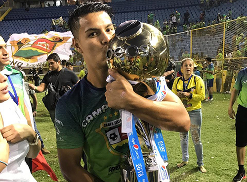 Santa Tecla FC y su cuarta copa que se va hasta el cielo
