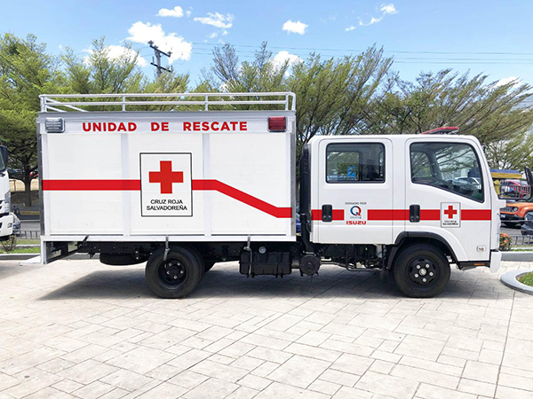 Isuzu entrega unidad de rescate a Cruz Roja Salvadoreña