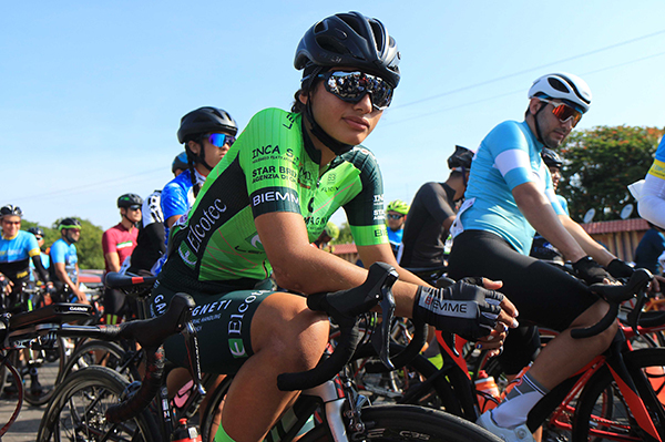 Atleta Serena Torres rumbo al Mundial de Ciclismo de Ruta