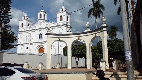 “Ahuachapán” es la Ciudad de los Ausoles en el occidente salvadoreño
